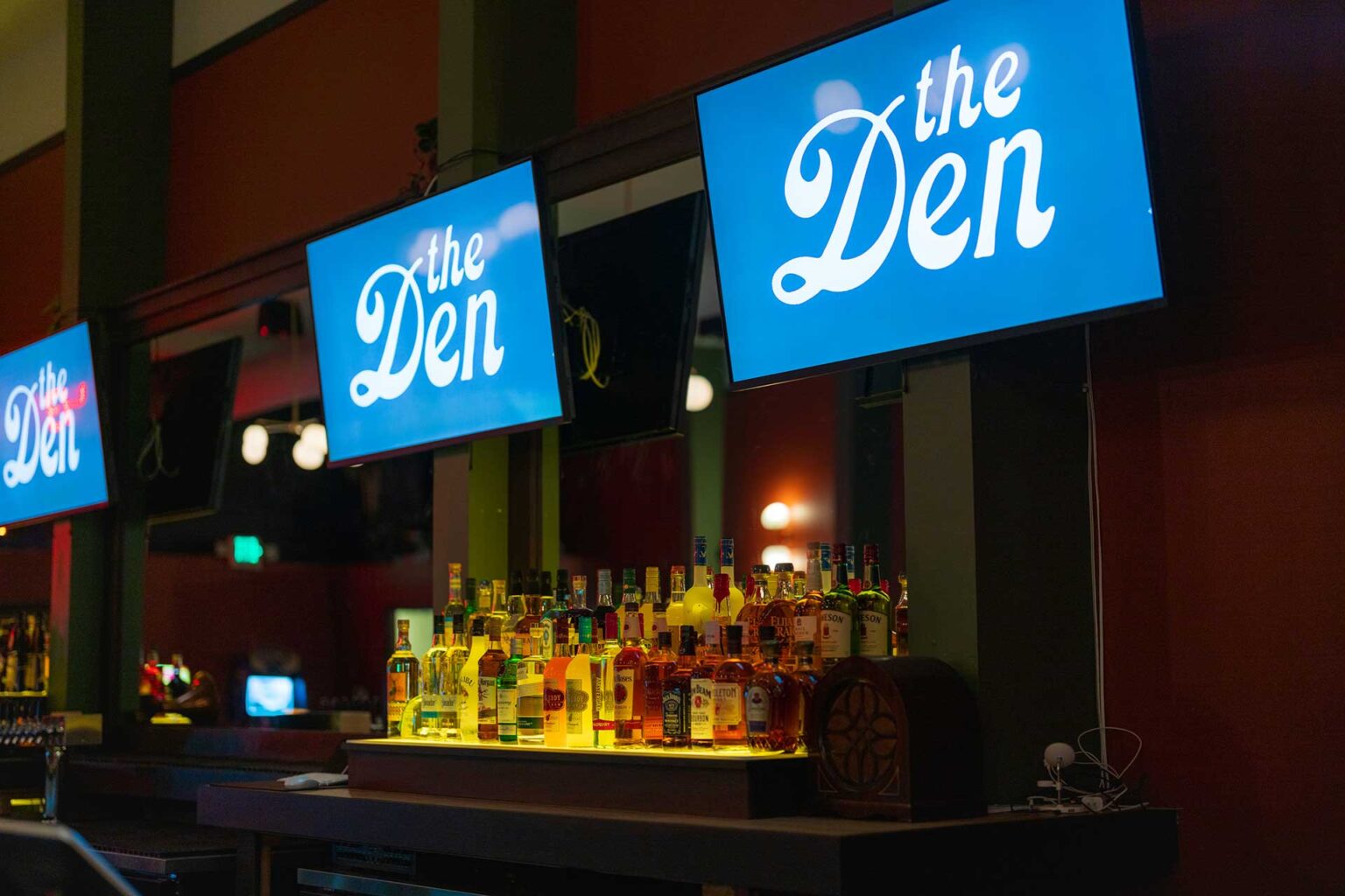 The Den | Bellingham Sports Bar & Lounge